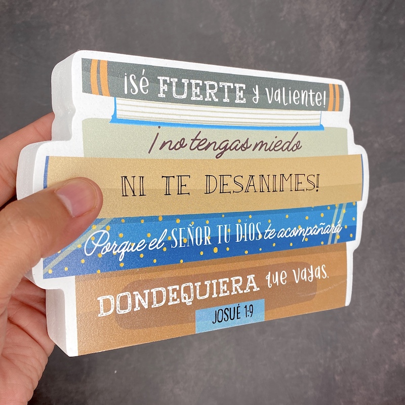 ¡Sé fuerte y valiente! - Plaqué libros de madera - Abba Gifts ... ¡Sé fuerte y valiente! - Plaqué libros de madera - Abba Gifts ...